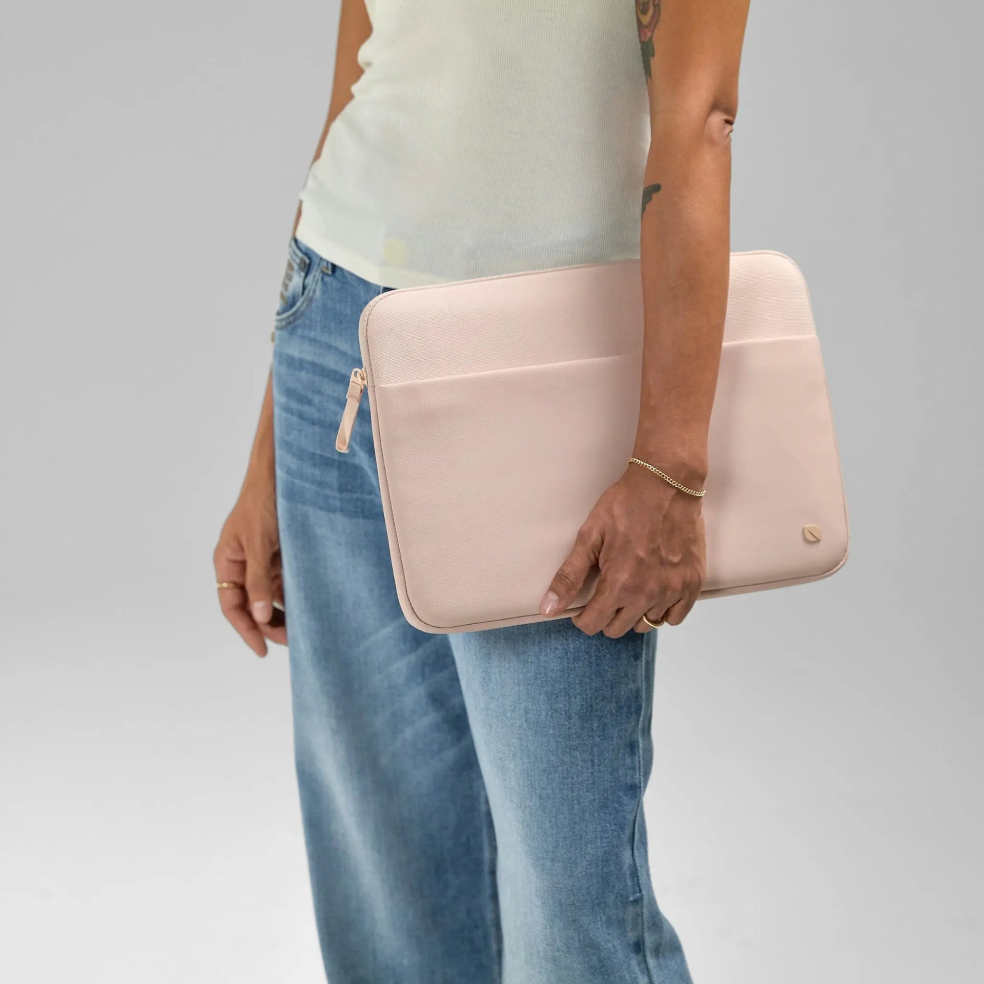 Sleeves Collection Page – Incase.com