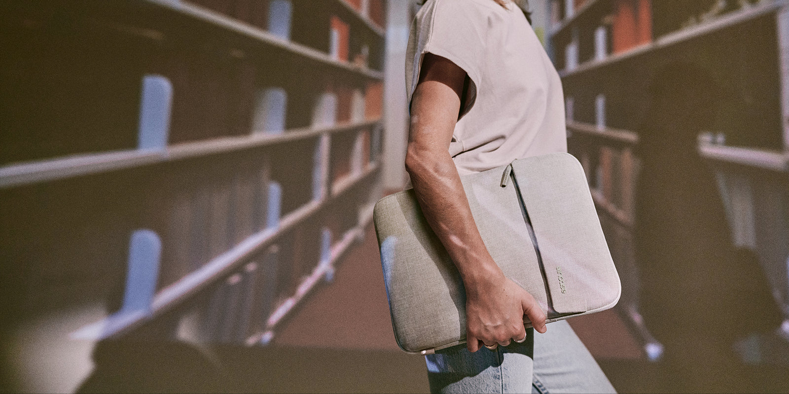 Sleeves Collection Page – Incase.com