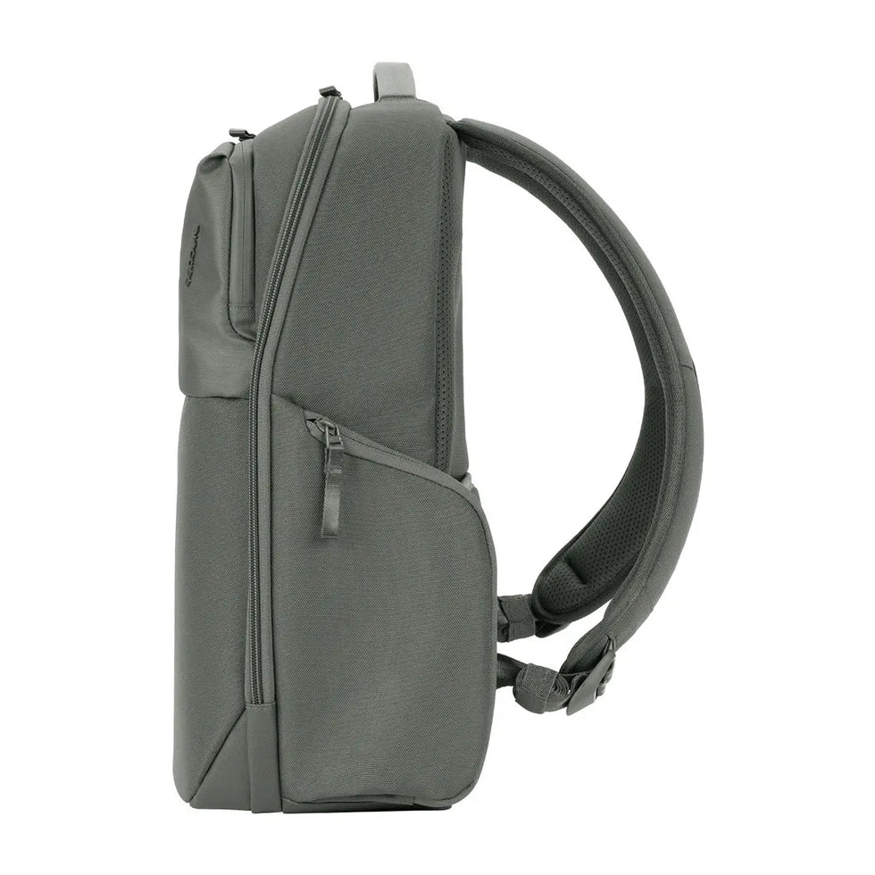 A.R.C. Daypack – Incase.com