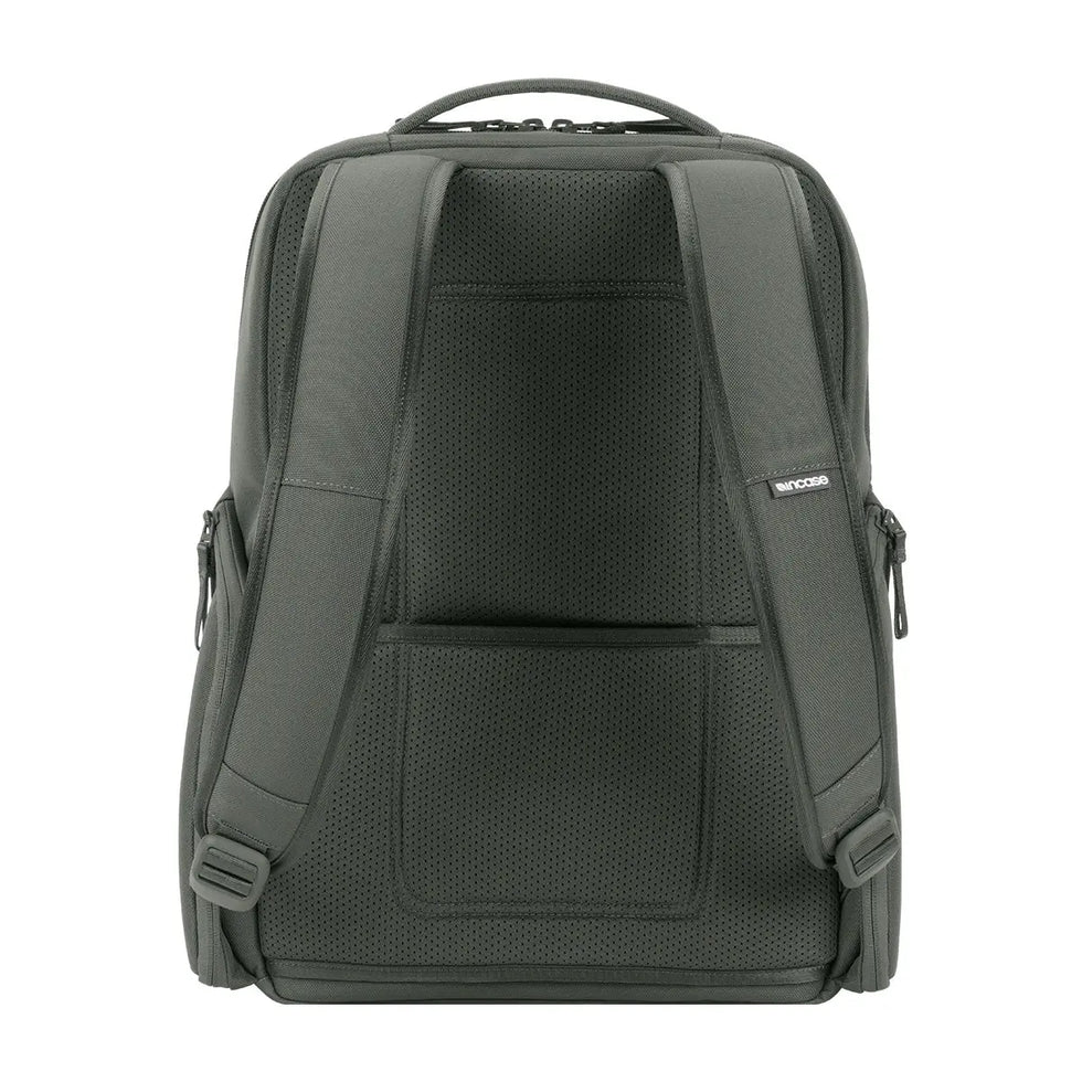 A.R.C. Daypack – Incase.com