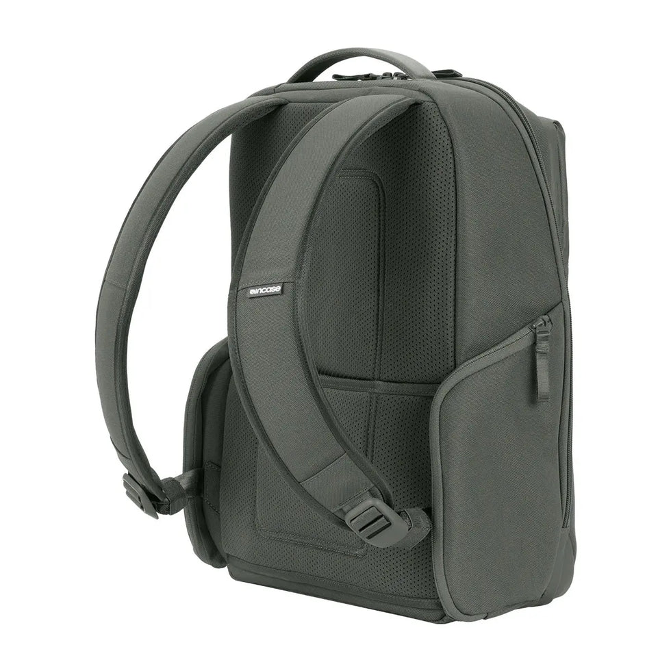 A.R.C. Daypack – Incase.com